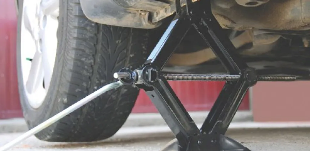 How to properly lift a car with a jack: a complete safety guide ...