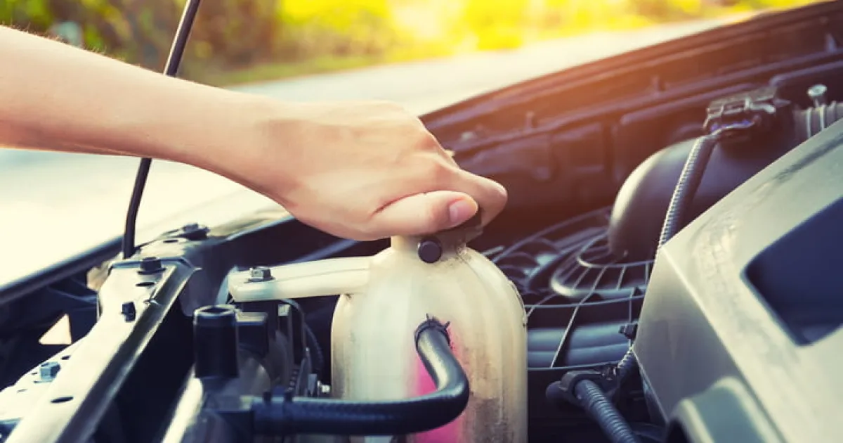 Pourquoi le liquide de refroidissement barbotte et comment y remédier ...