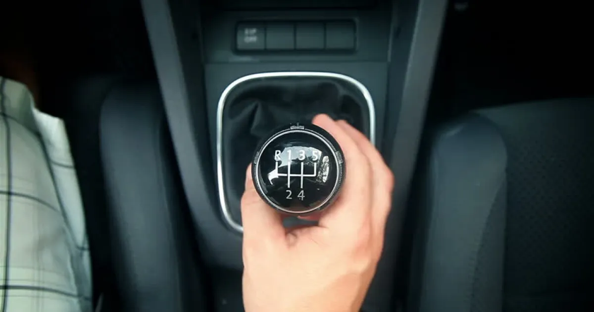 Linia roșie pe turometru - ce se întâmplă dacă depășești turatia maximă ...