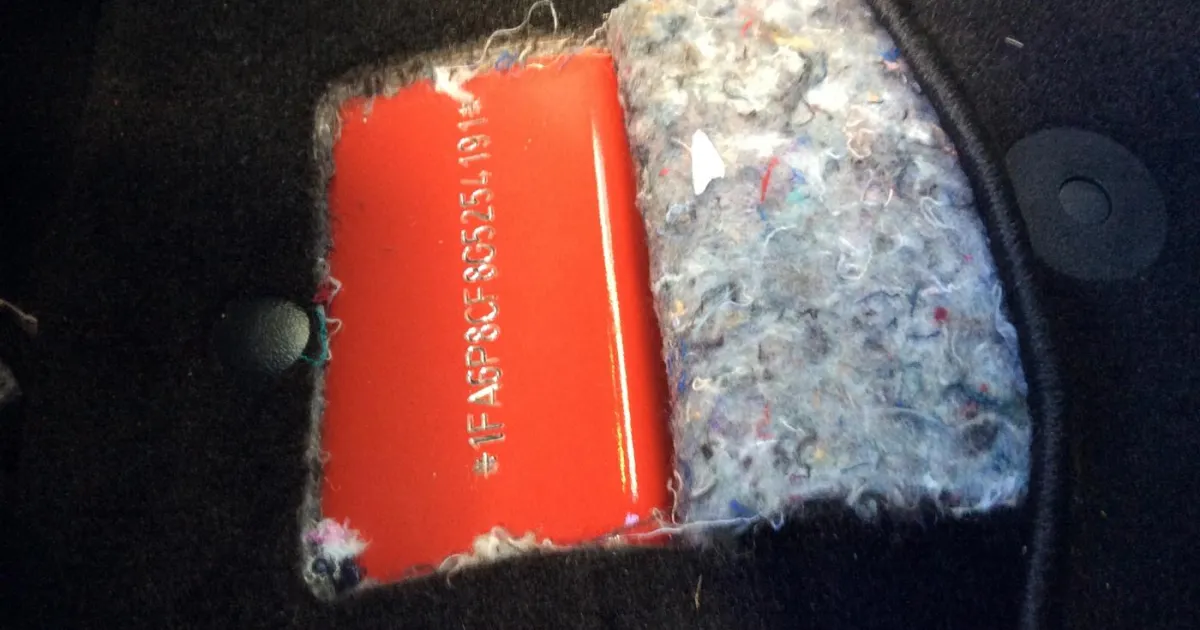 Serie sasiu: ce este si unde o poti gasi la masina? - DailyDriven