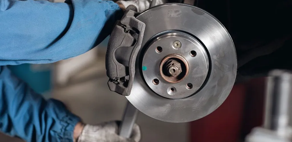 Komplett guide för byte av bromsbelägg - DailyDriven