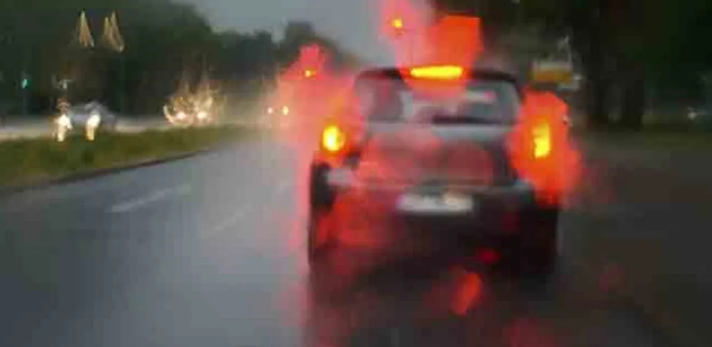 Miért van három féklámpa? - DailyDriven