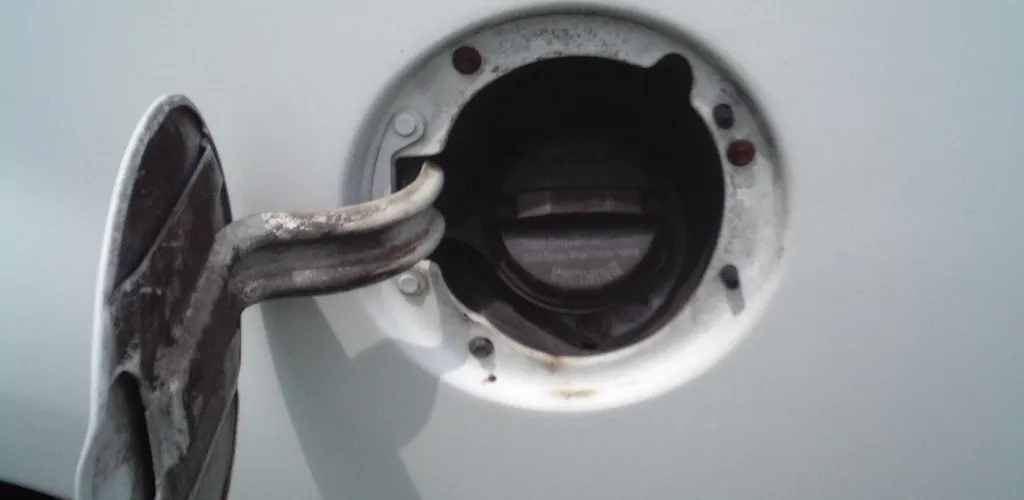 Consequences of Driving Without a Fuel Cap: Problems and Solutions ...